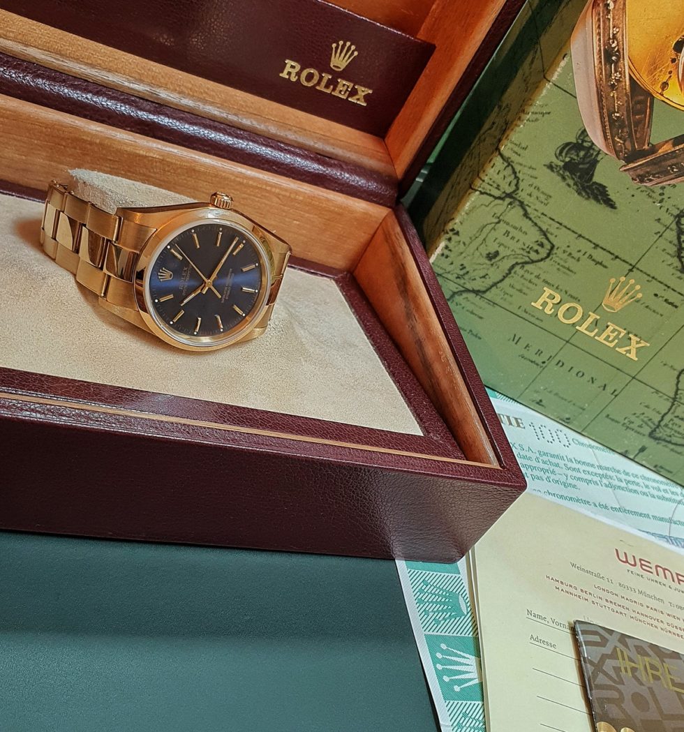 Montre Rolex Oyster Perpetual 14208 18k cadran bleu | Le Spécialiste ...